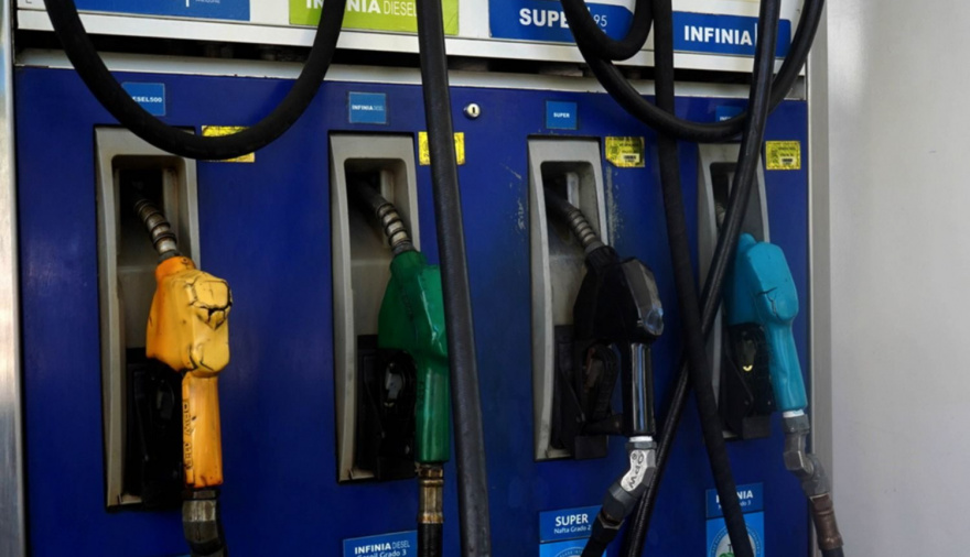 Aumenta la nafta: YPF aumentó un 4% todos sus combustibles - Necochea Digital